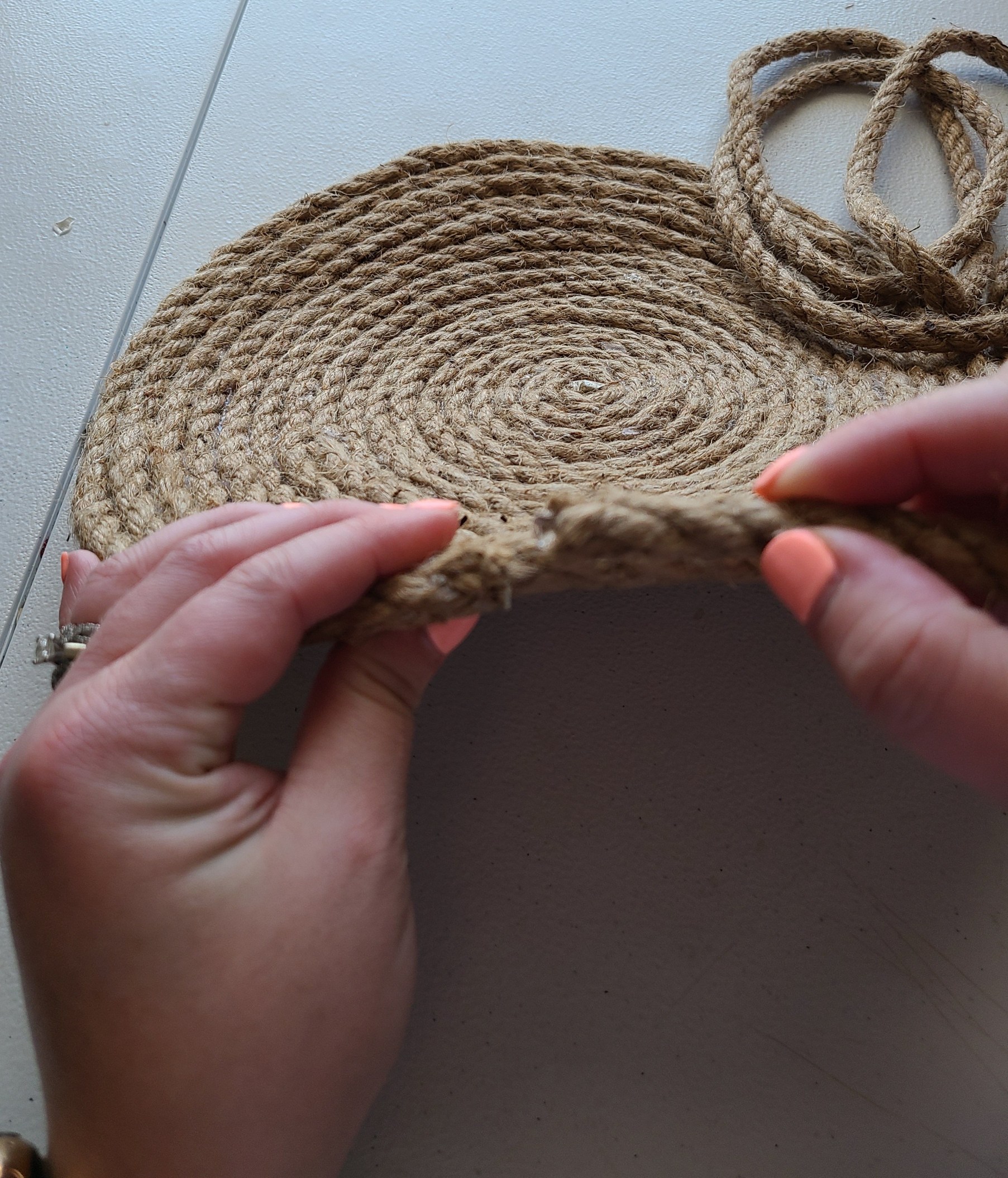 Rope Placemat for a Summer Tablescape - Life as a LEO Wife