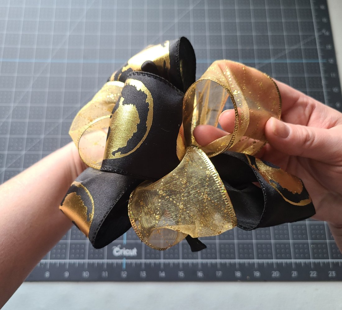 Easy Decor Bow: How to Make a Bow the Easy Way Life as a LEO Wife