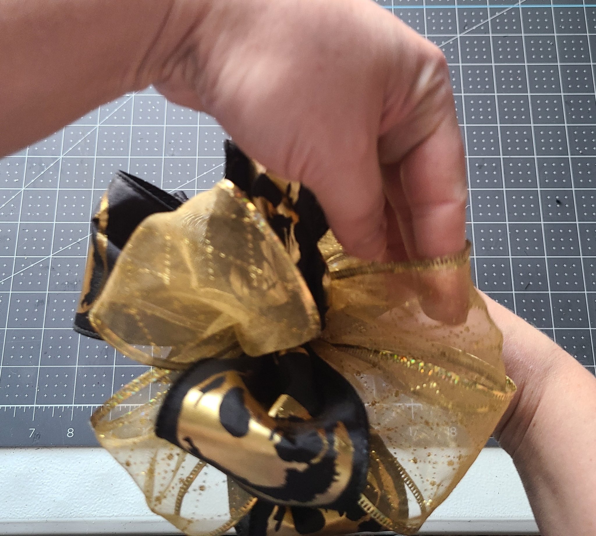 Easy Decor Bow: How to Make a Bow the Easy Way Life as a LEO Wife