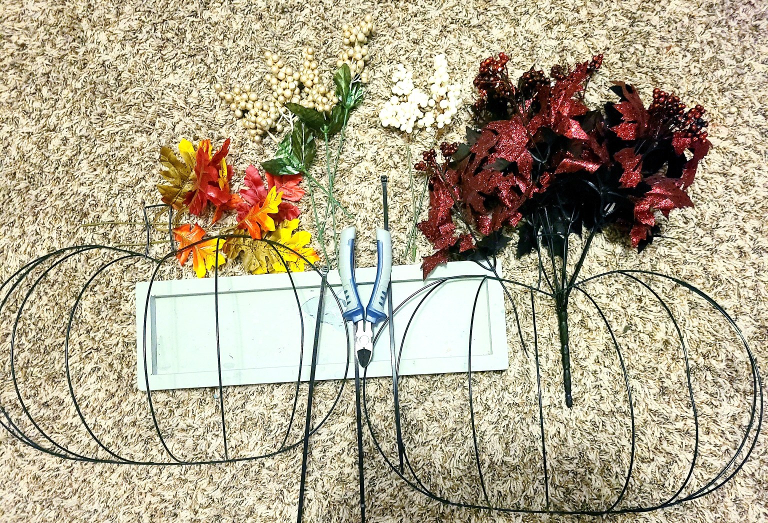 Fall Wire Pumpkin Centerpiece Tutorial - Life as a LEO Wife