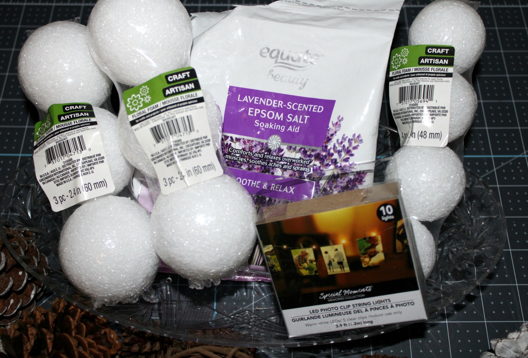 DIY Snowball Centerpiece: Lighted for Winter! - Life as a LEO Wife