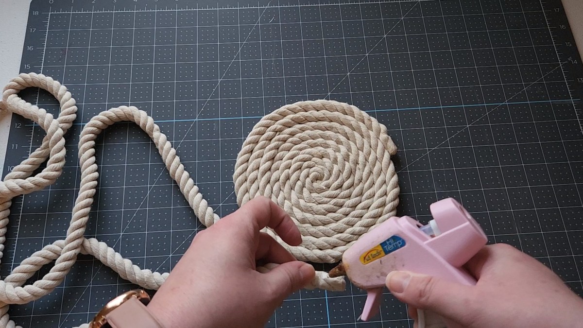 DIY Rope Bunny Placemats for the Best Easter Tablescape - Life as a LEO ...