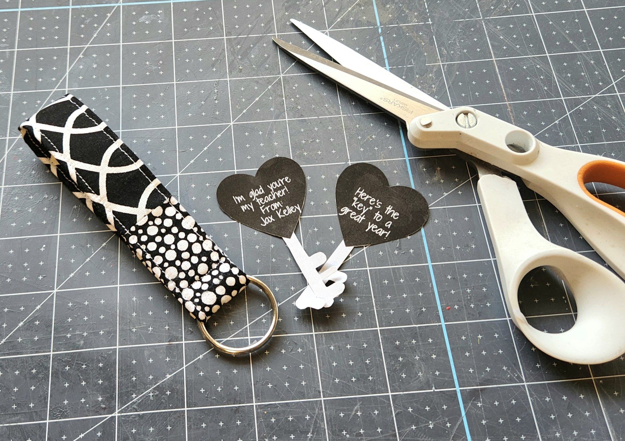 Back to School Teacher's Gift Idea: Keychain & Free Printable & Cut ...