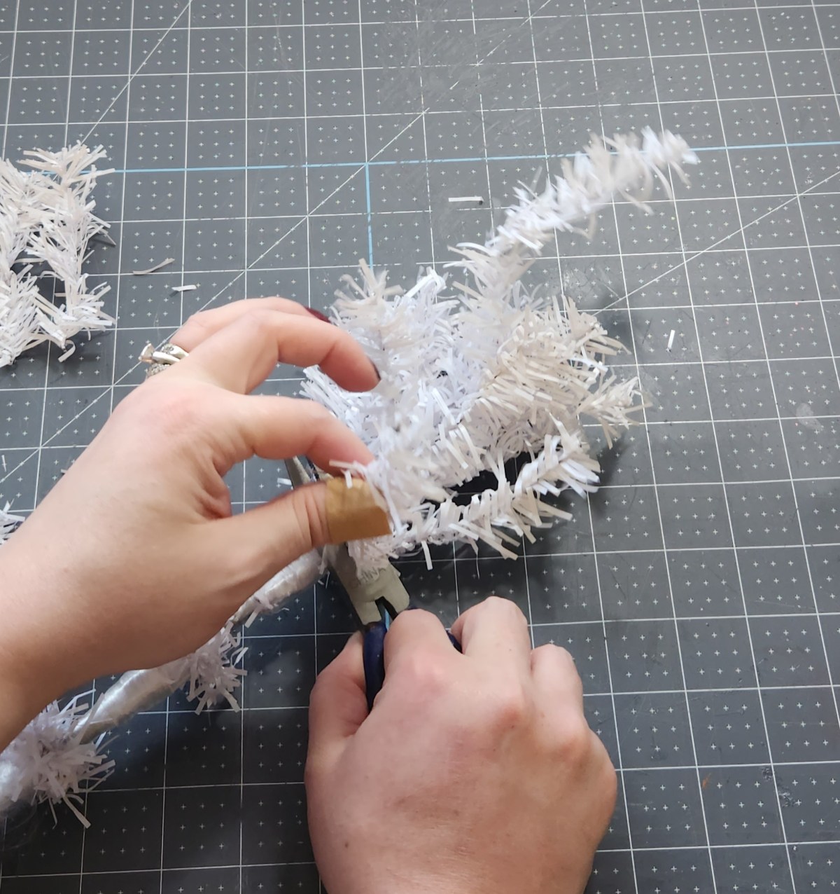 How to Turn a Dollar Tree Christmas Tree into a Full Looking Farmhouse ...