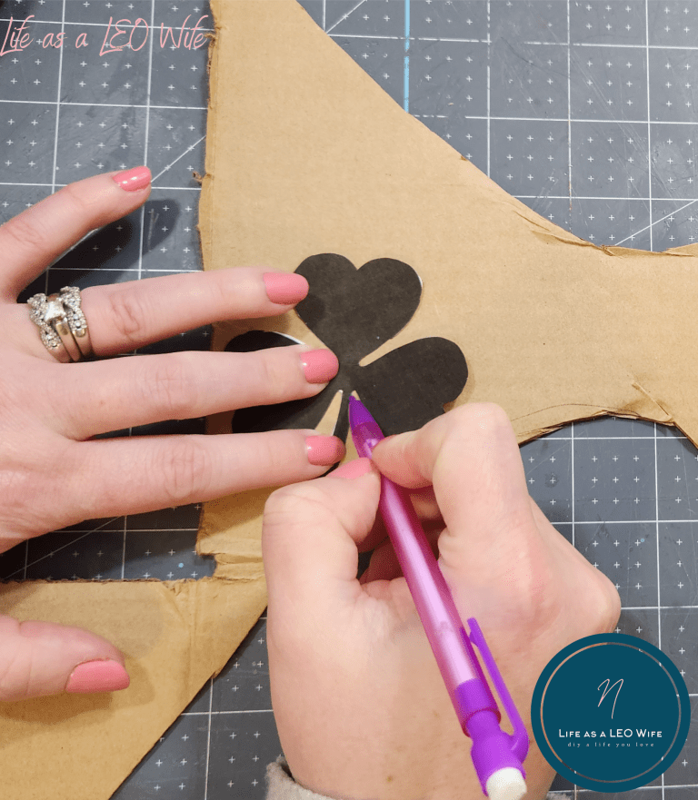 Shamrock Garland for St. Patrick's Day - Life as a LEO Wife