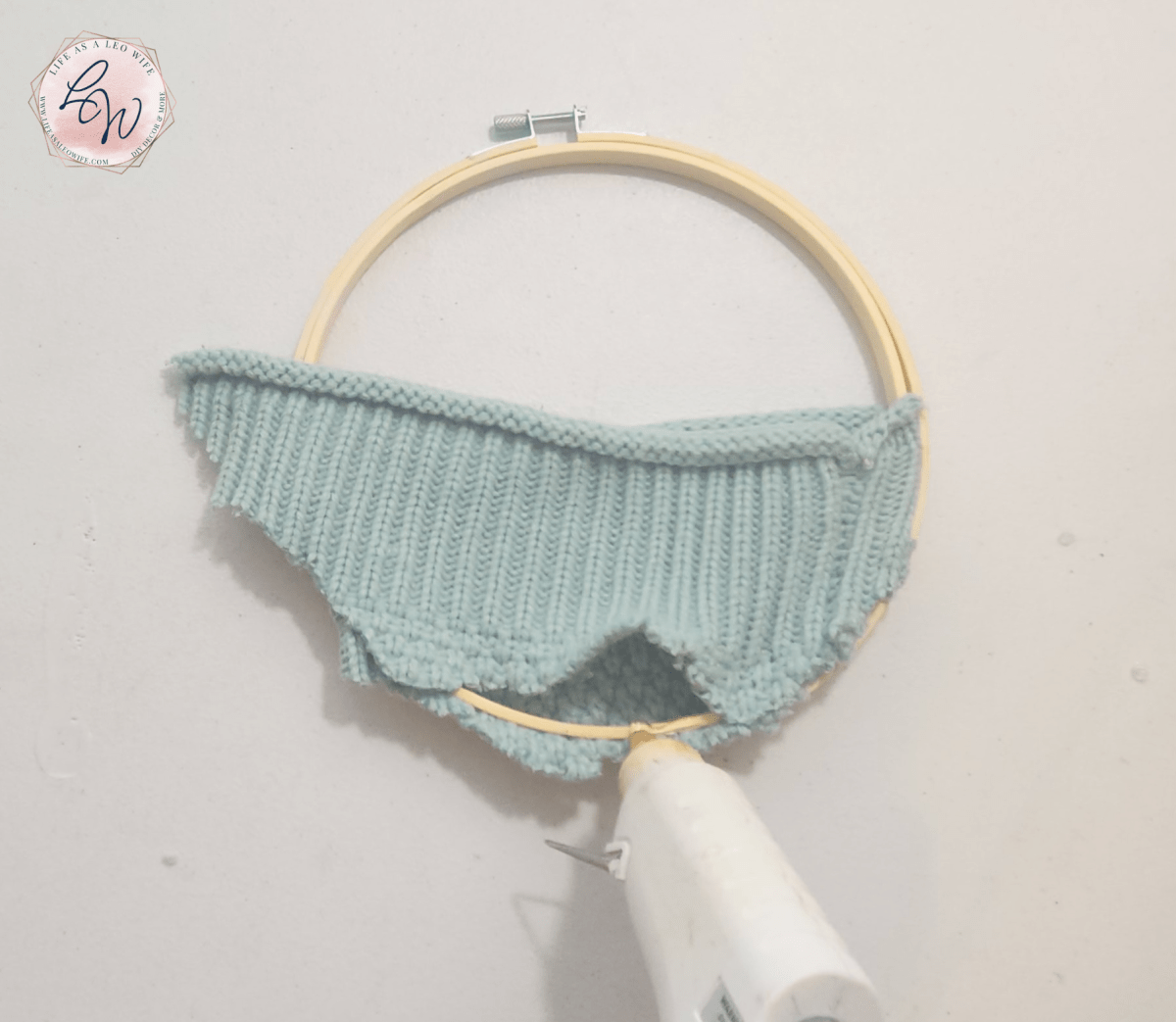 Embroidery Hoop Pocket Wreath Tutorial - Life as a LEO Wife