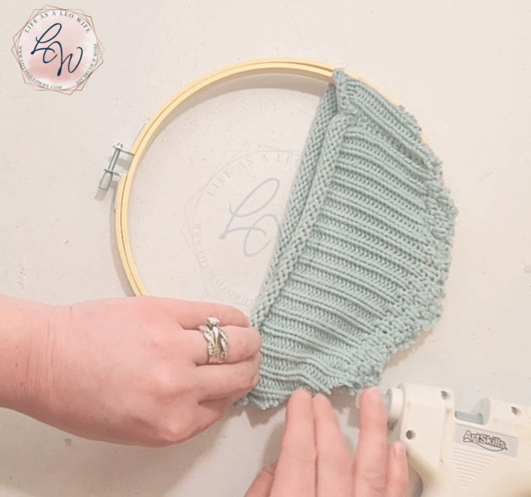 Embroidery Hoop Pocket Wreath Tutorial - Life as a LEO Wife